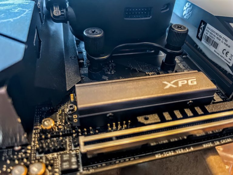 Portable Powerhouse: The Perfect Gaming Rig for On The Go - Asetek